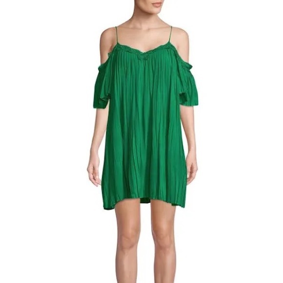 Alice + Olivia | Dresses | Alice Olivia Kelly Green Pleated Cold ...